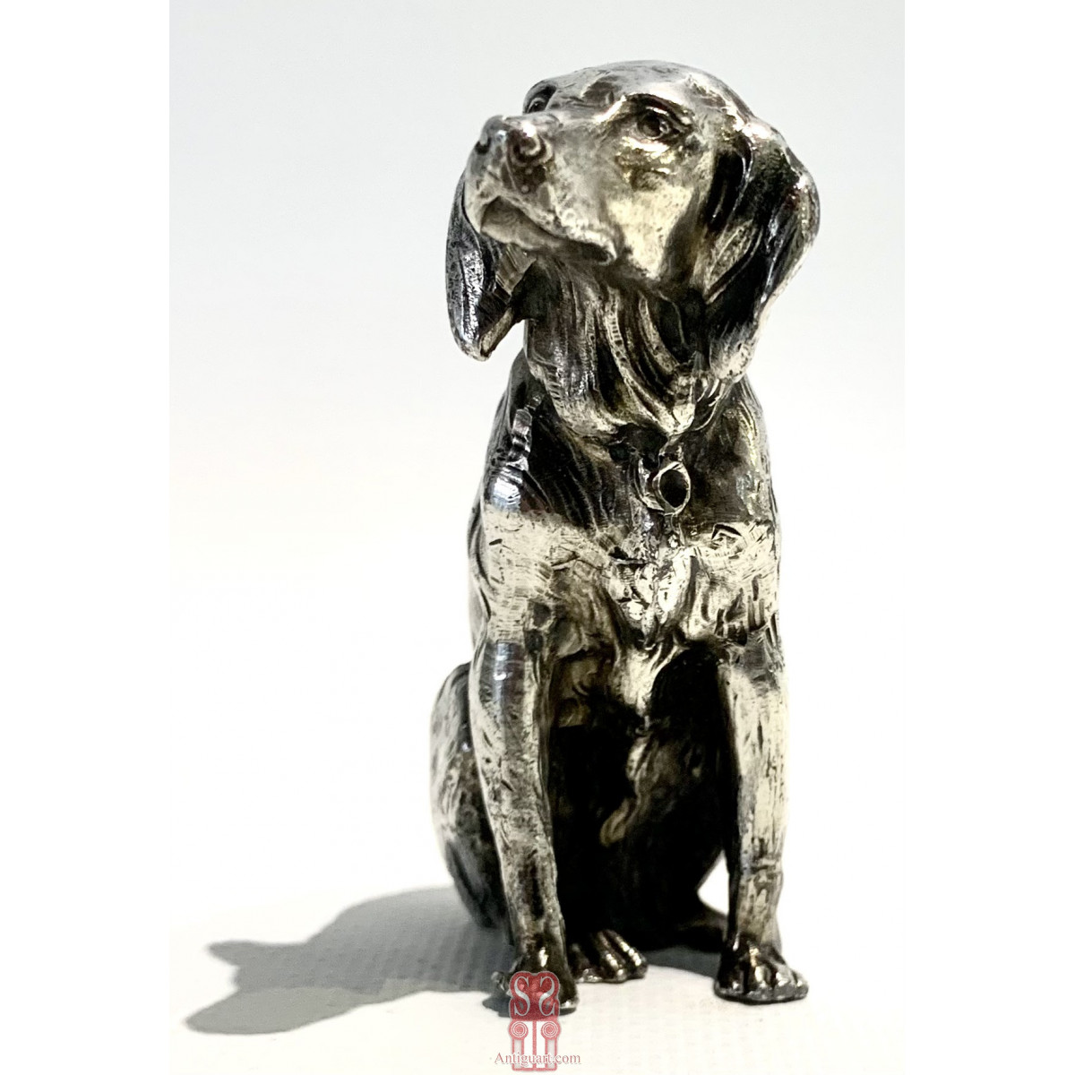 Escultura de perro, bronce plateado