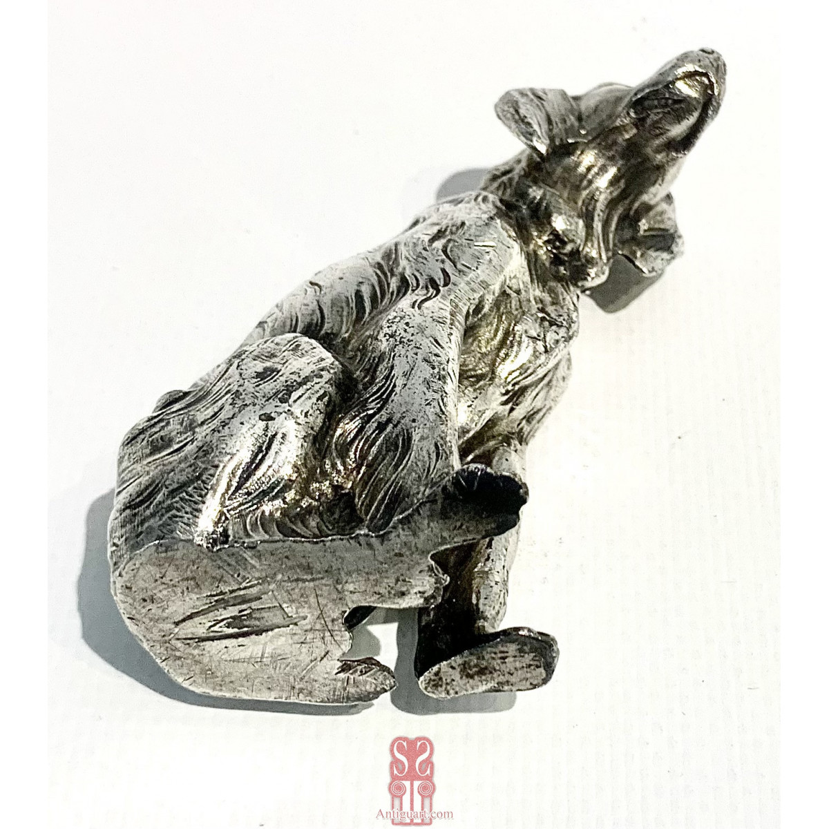 Escultura de perro, bronce plateado