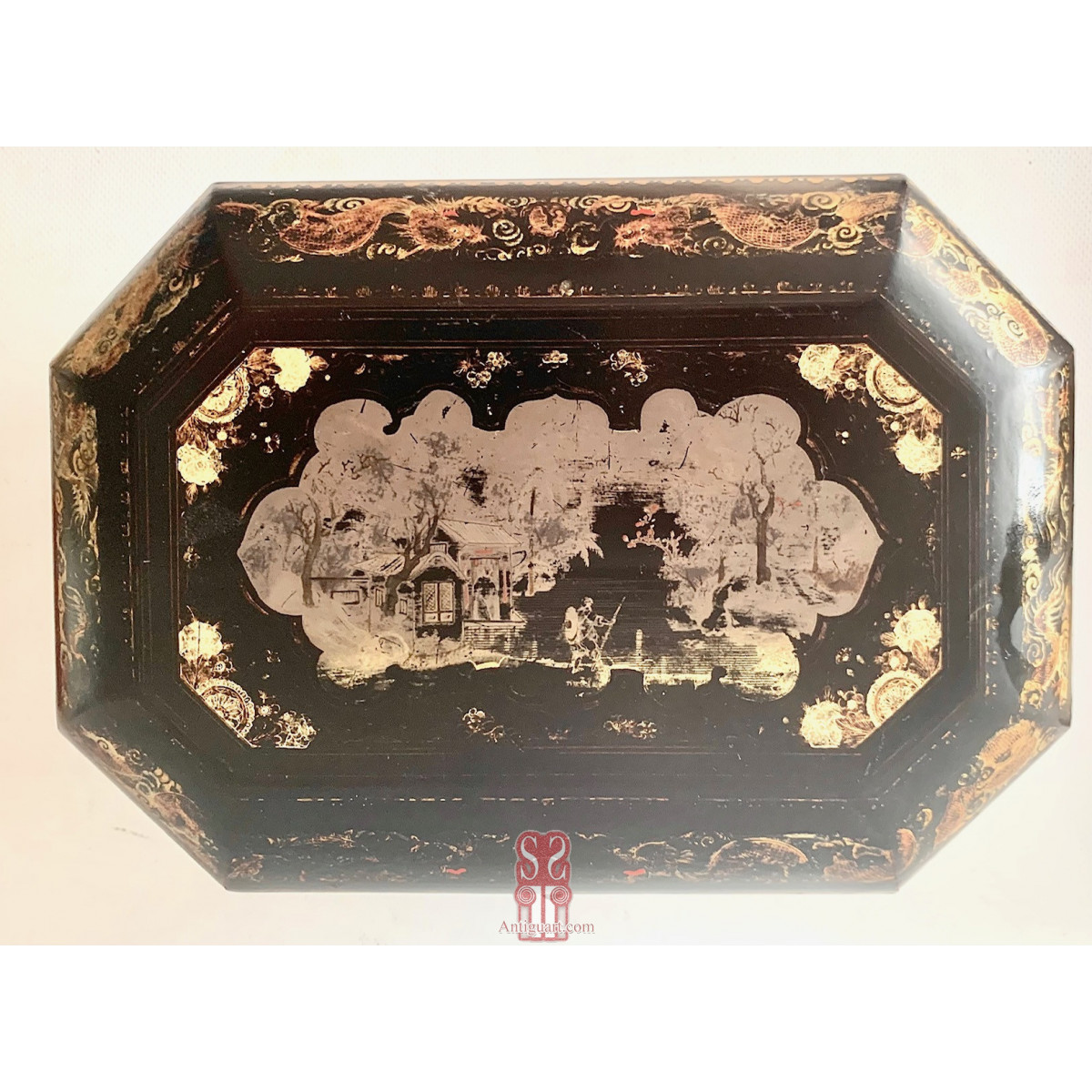 Octagonal tea box, China, the 19th