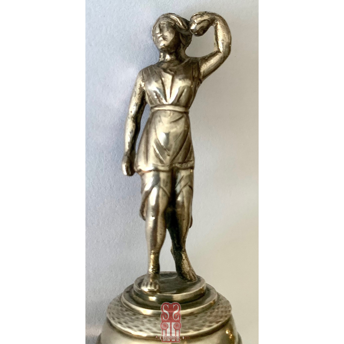 Escribanía o tintero de plata, siglo XIX.